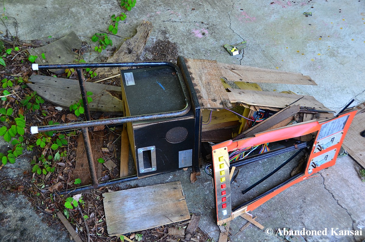 Smashed Vending Machine | Abandoned Kansai