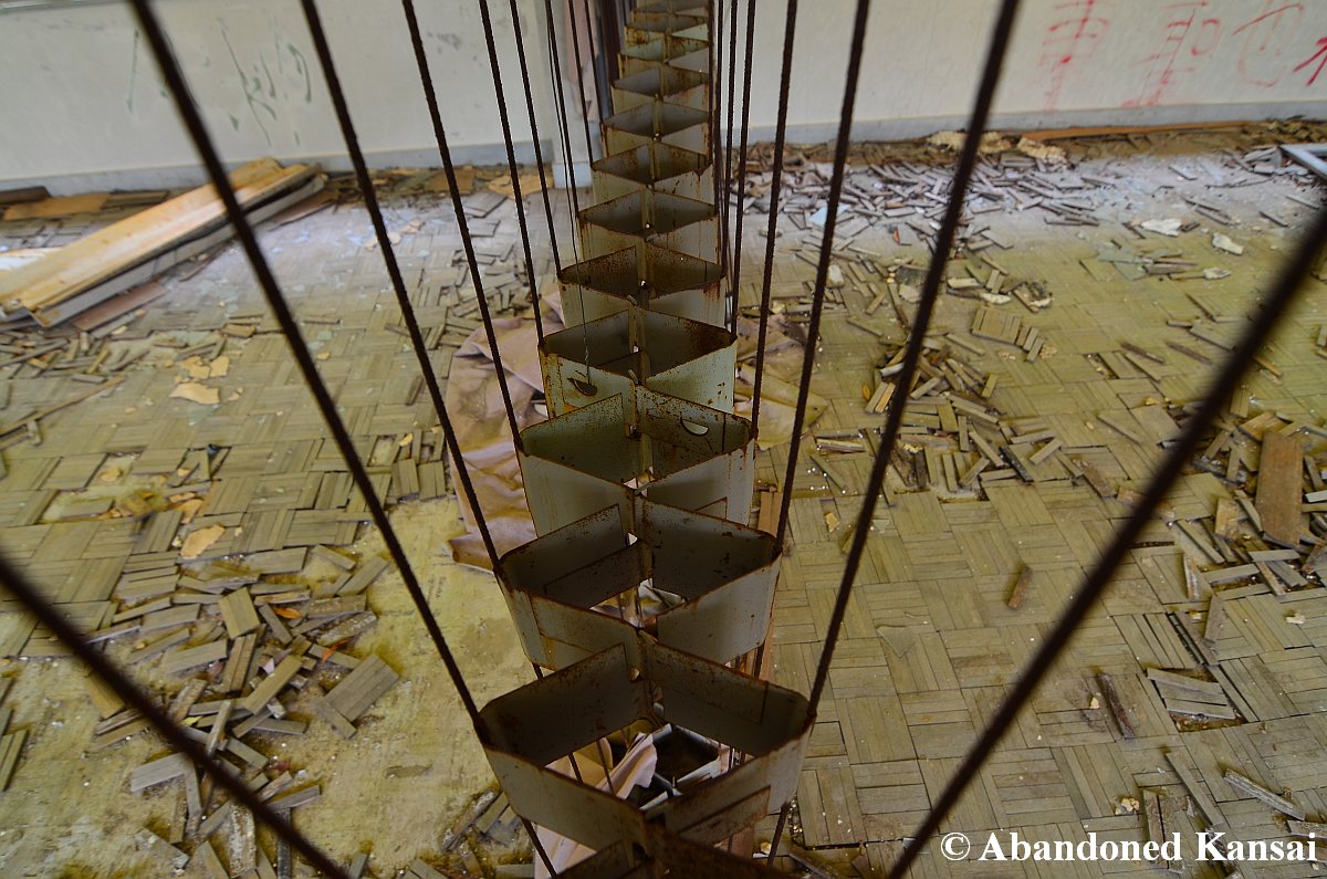Rusty Metal Contraption | Abandoned Kansai