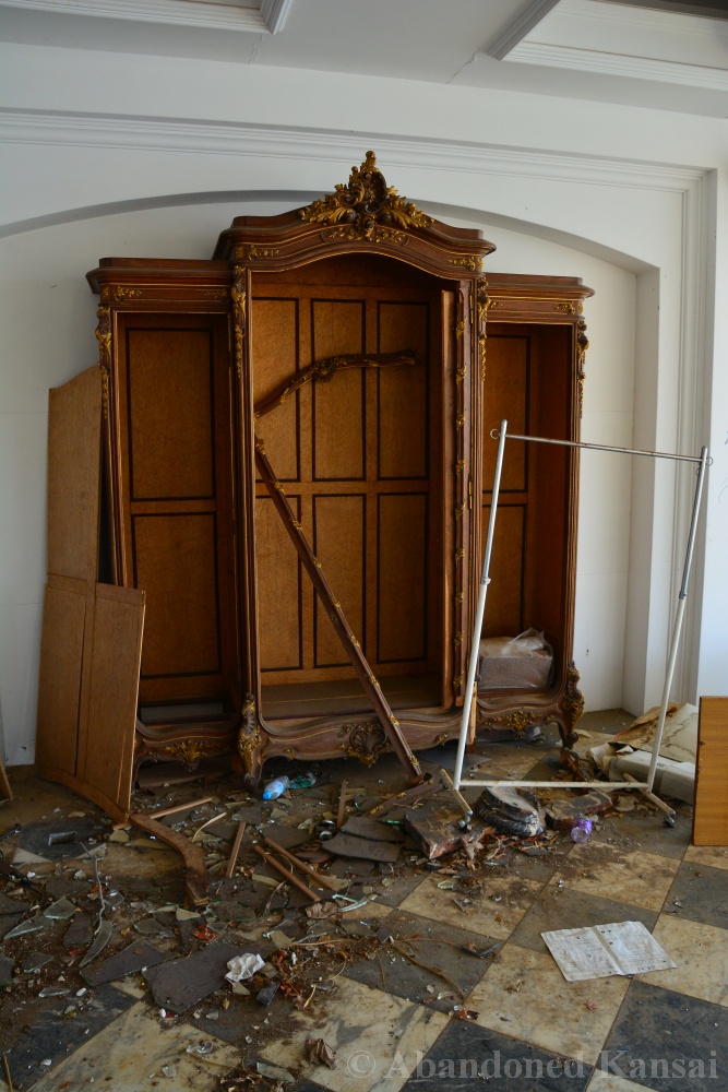 Genshiro Kawamoto’s Abandoned Mansions – The Final Chapter | Abandoned ...