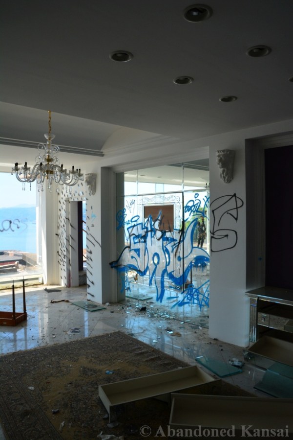 Genshiro Kawamoto’s Abandoned Mansions – The Final Chapter | Abandoned ...