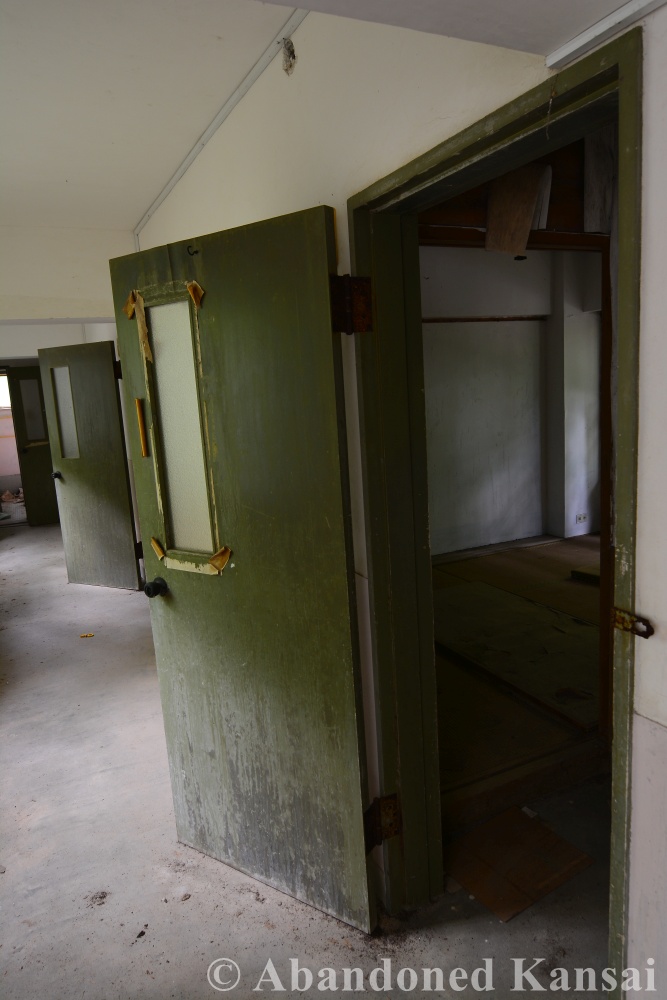 Showa Era Onsen Town Apartment Building | Abandoned Kansai